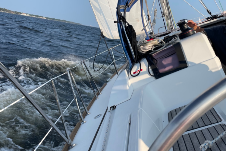 Sailing lessons in the Bay with MidBay Sailing - Destin FWB